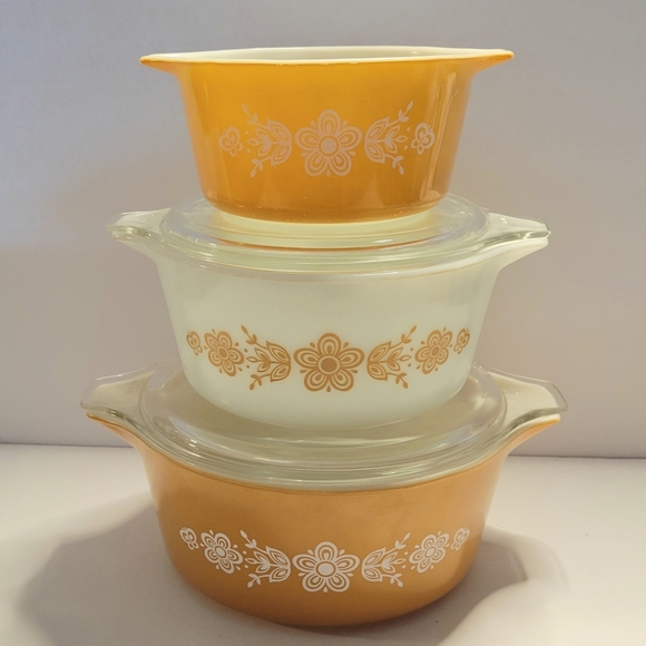 Pyrex | Kitchen | Vintage Pyrex Gold Butterfly Glass Casserole Dishes W ...